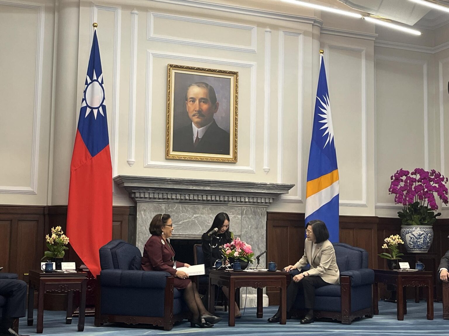 Bilateral Meeting between Her Excellency President Hilda C. Heine and ...